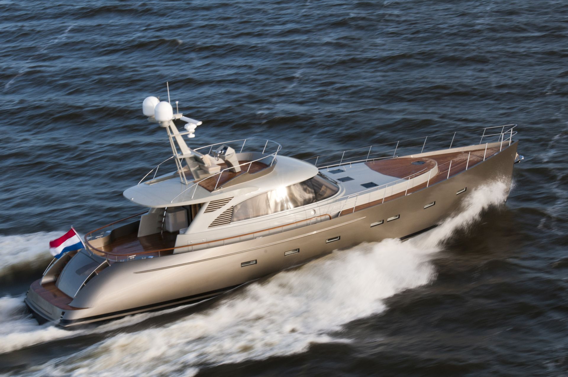 New build: 72’ (22 m) MY - Olivier van Meer